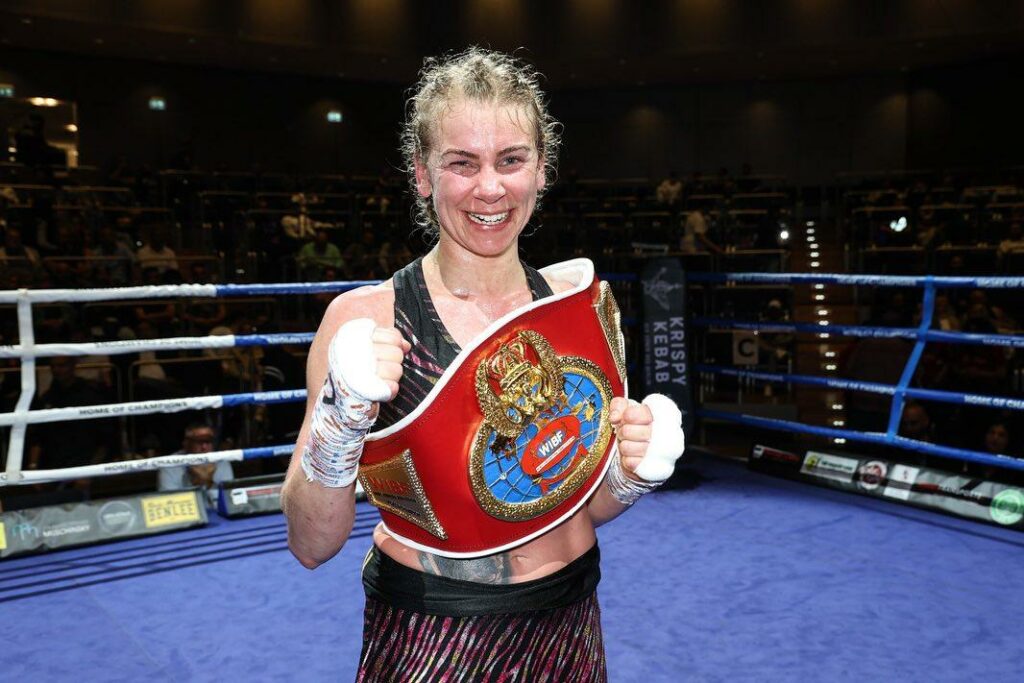 Boxweltmeisterin Natalie Zimmermann im Interview bei „Simon trifft ...